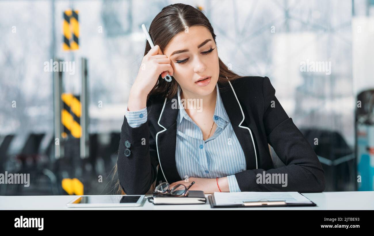 business woman portrait workaholic overworked Stock Photo - Alamy