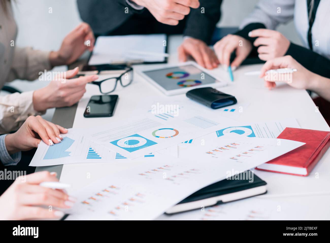 Marketing chart graphs hi-res stock photography and images - Alamy