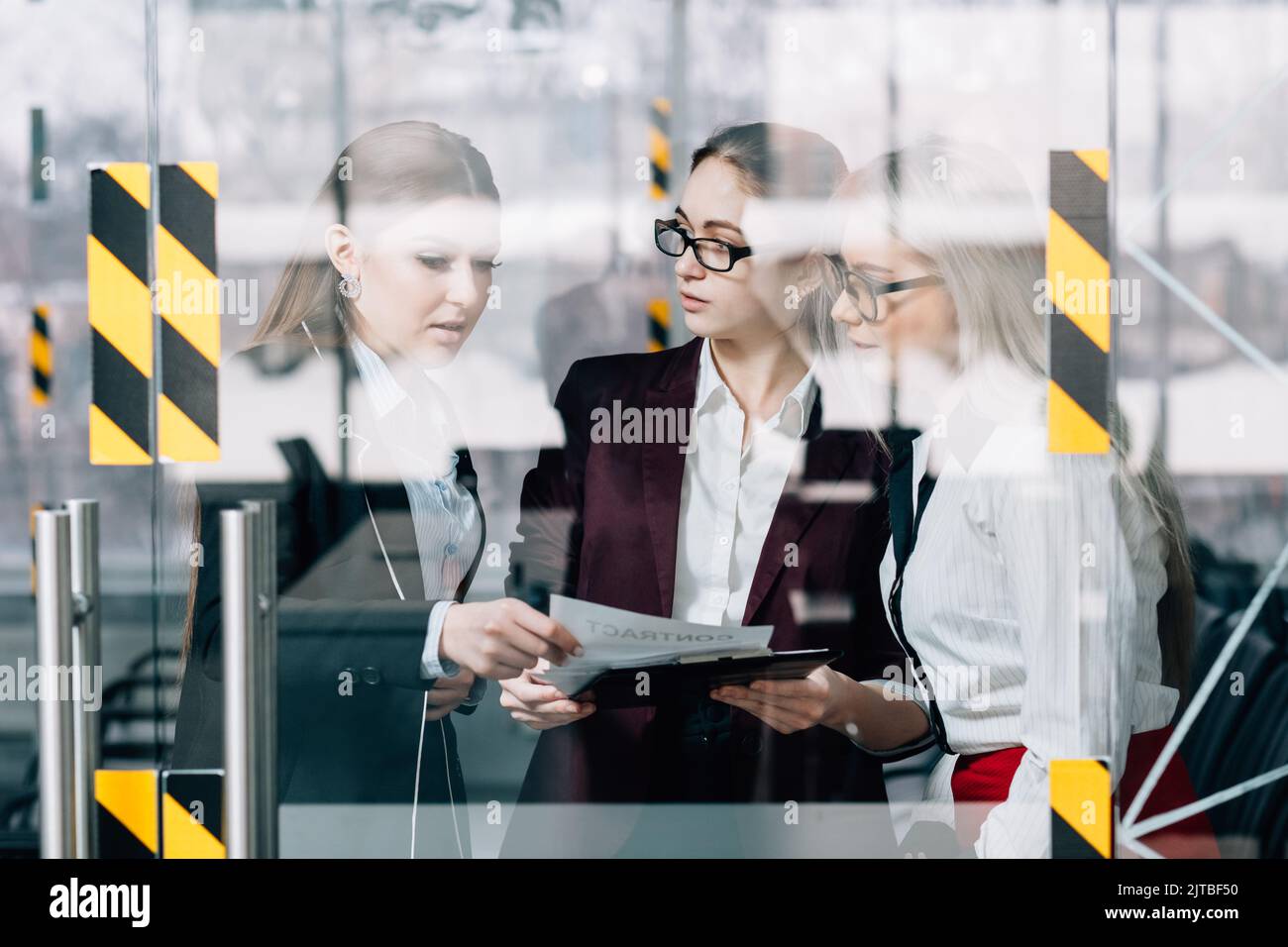 business communication meeting colleague discuss Stock Photo - Alamy