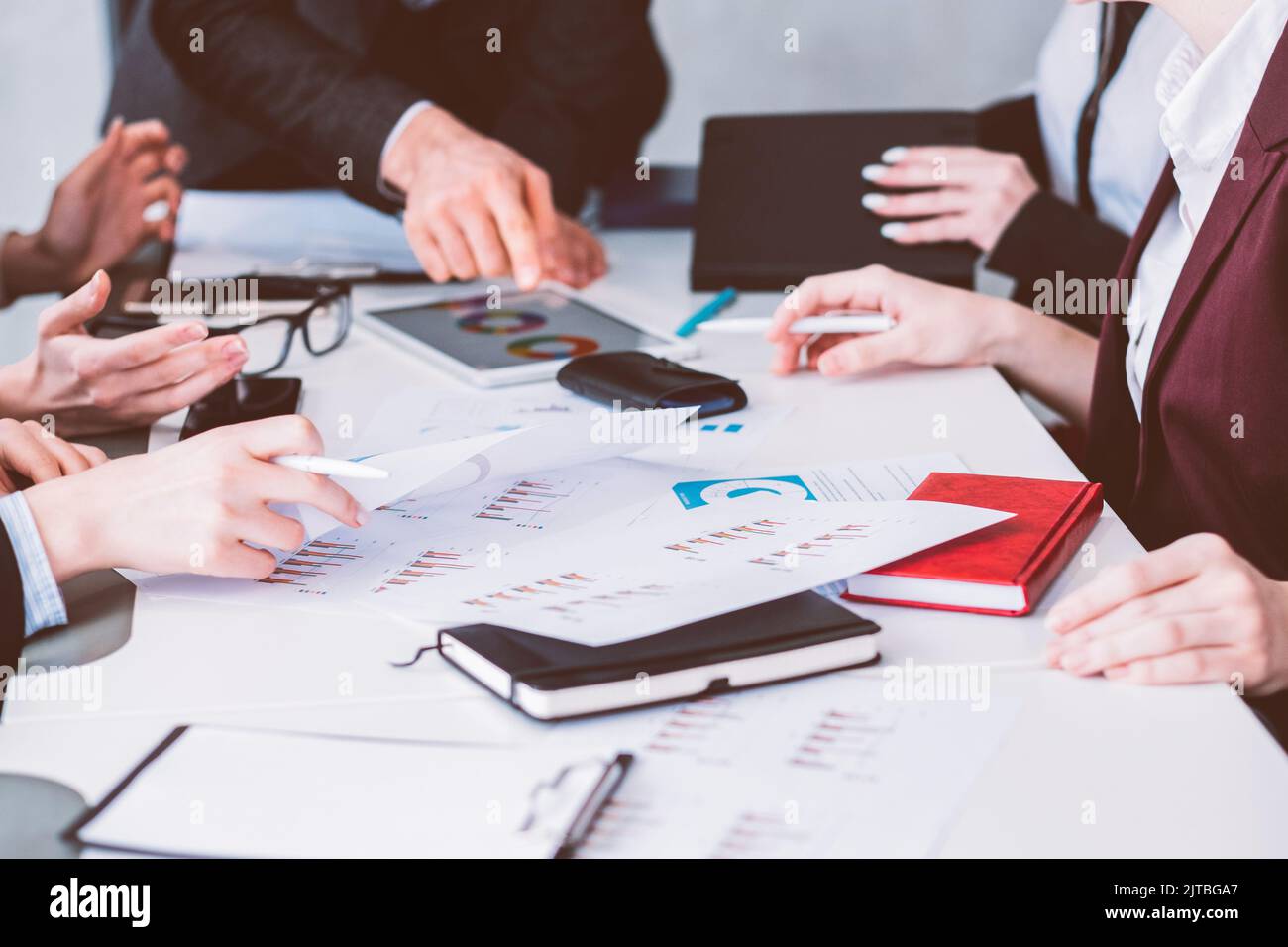 Managers meeting hi-res stock photography and images - Alamy