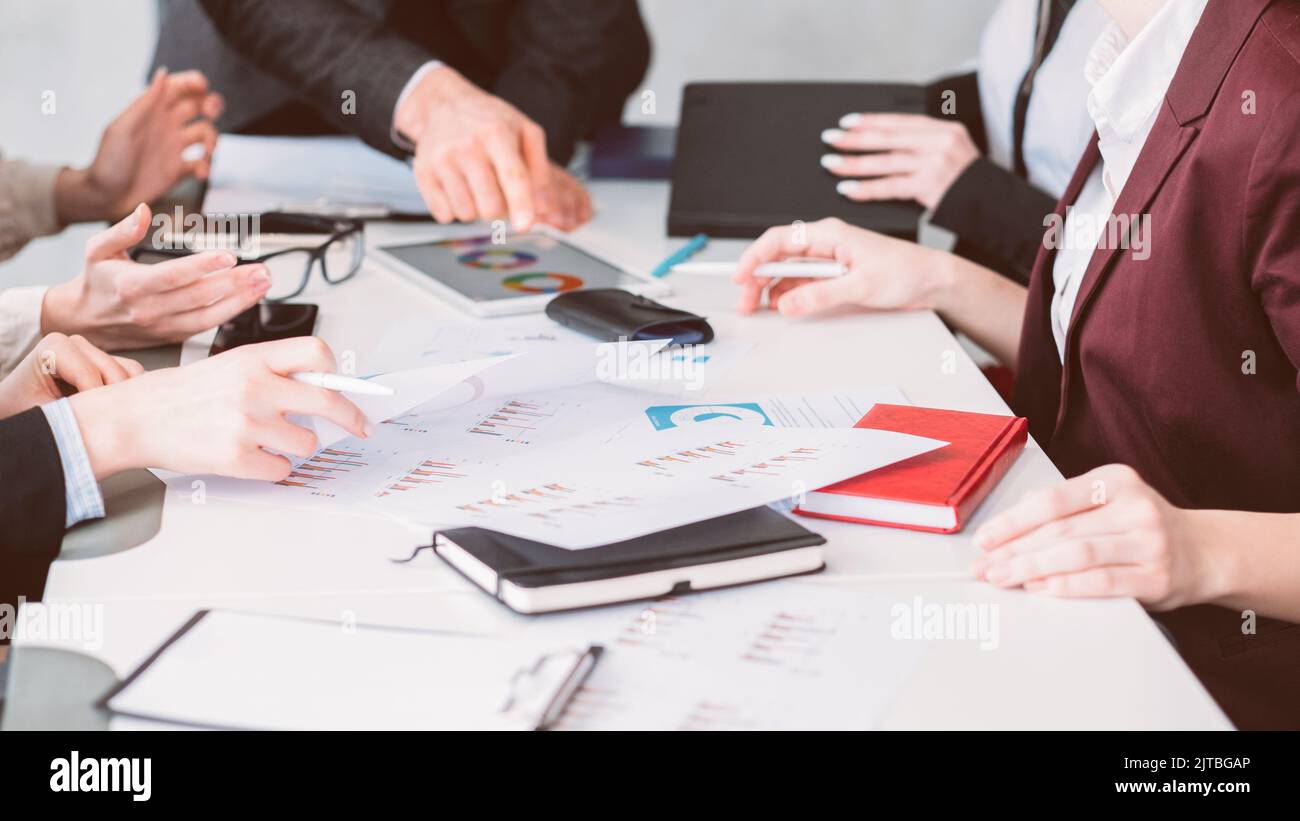 business team communication female manager meeting Stock Photo - Alamy