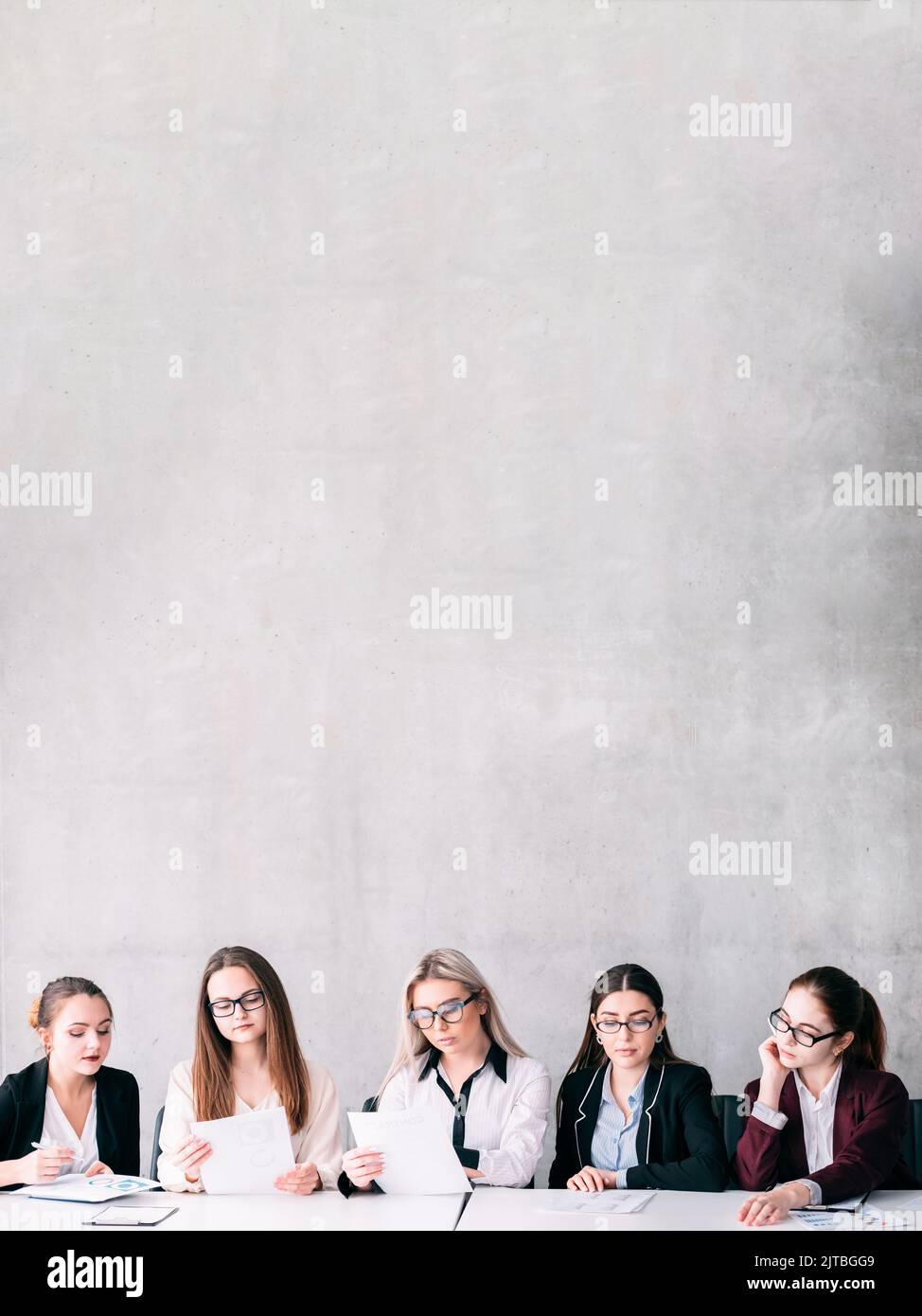 Smart women hi-res stock photography and images - Alamy