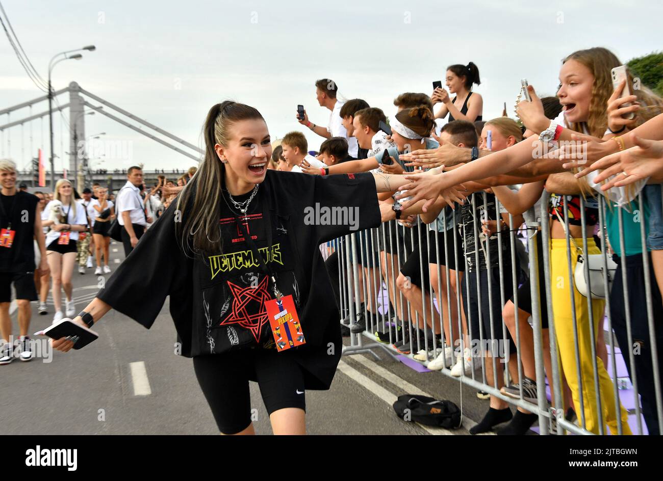 A sporting event dedicated to setting a synchronized plank record in ...
