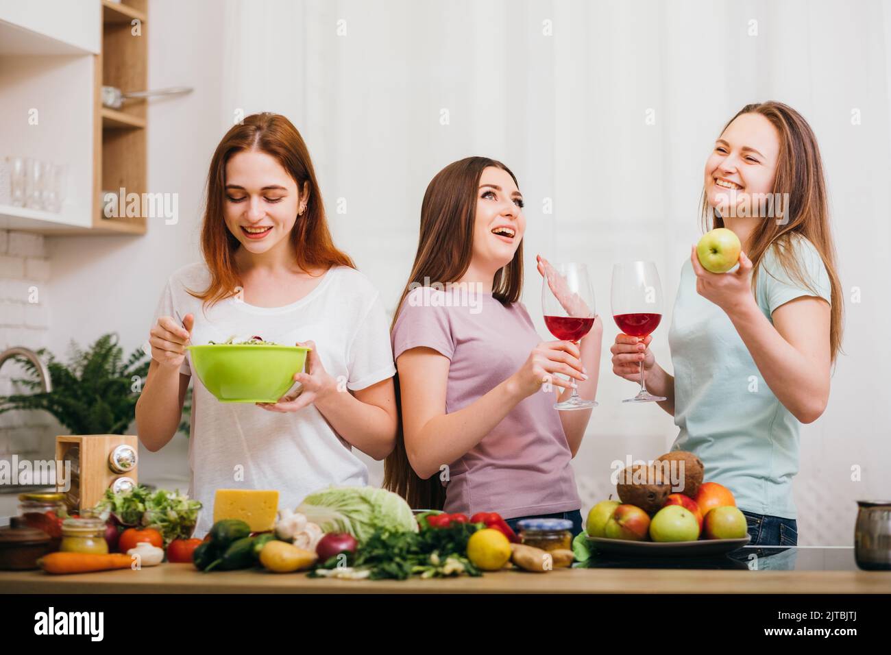 dinner party great time together friendship fun Stock Photo - Alamy