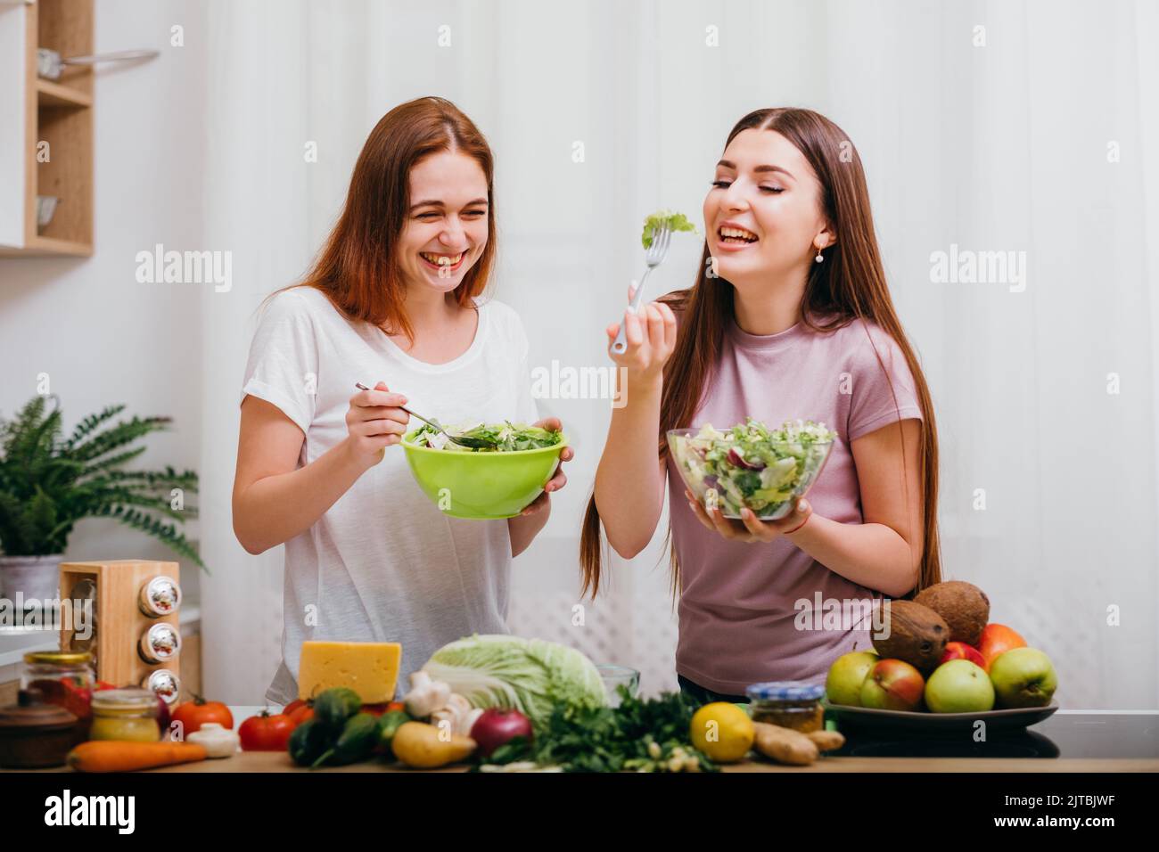 Female bowls hi-res stock photography and images - Alamy