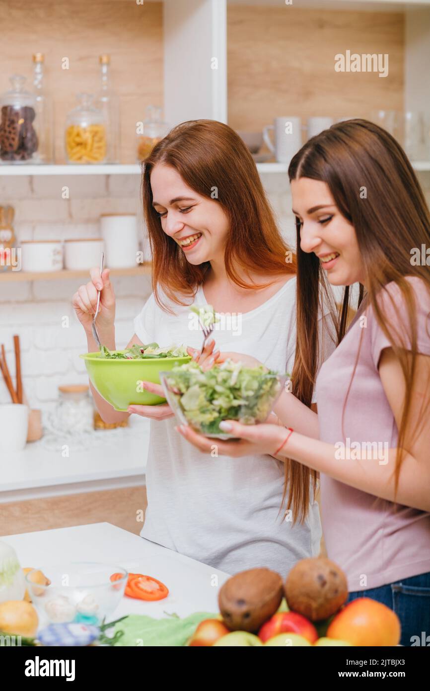 Female bowls hi-res stock photography and images - Alamy