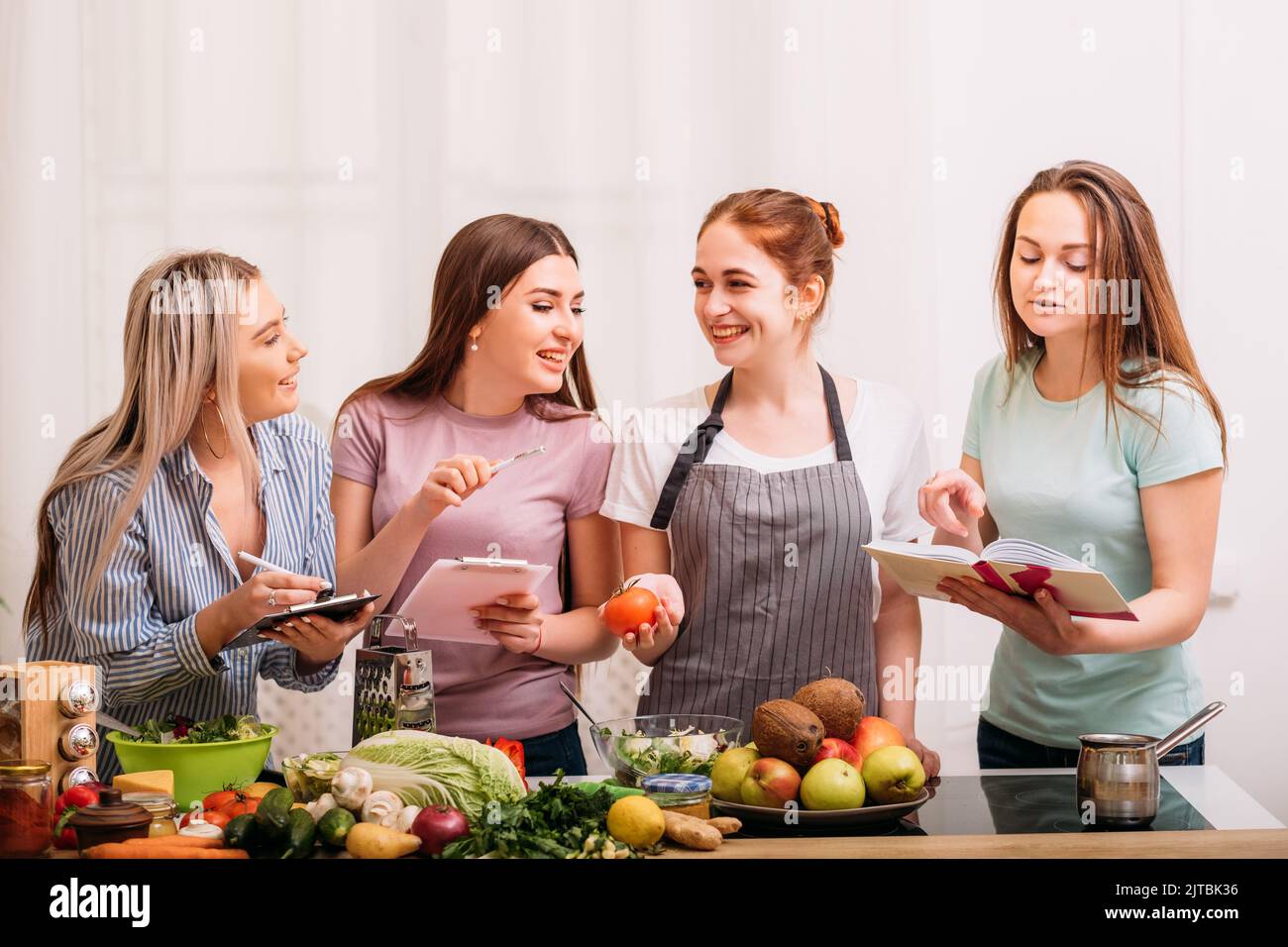 cooking housewives healthy recipe dieting expert Stock Photo - Alamy