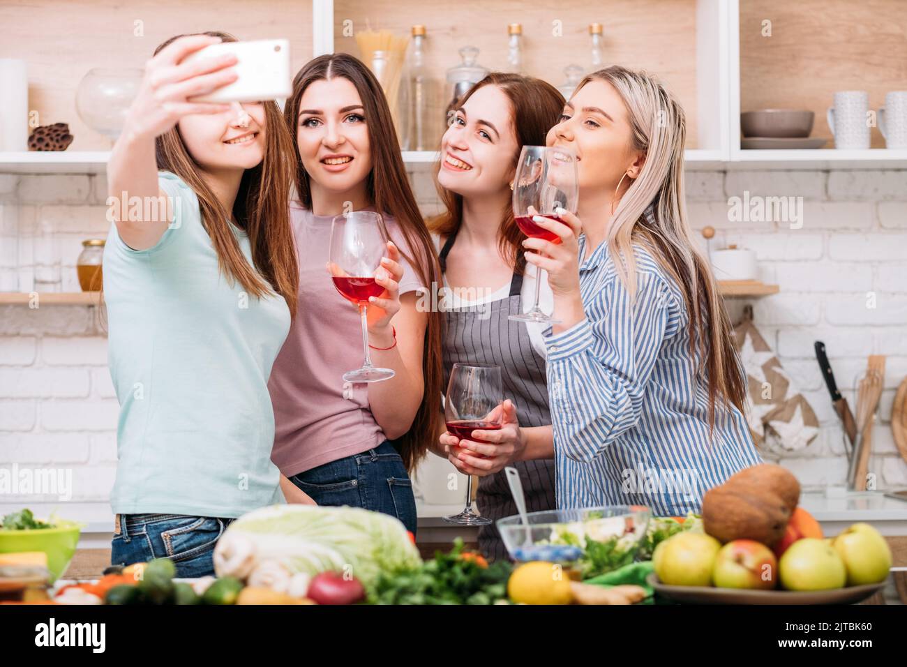 Party cheers hi-res stock photography and images - Alamy