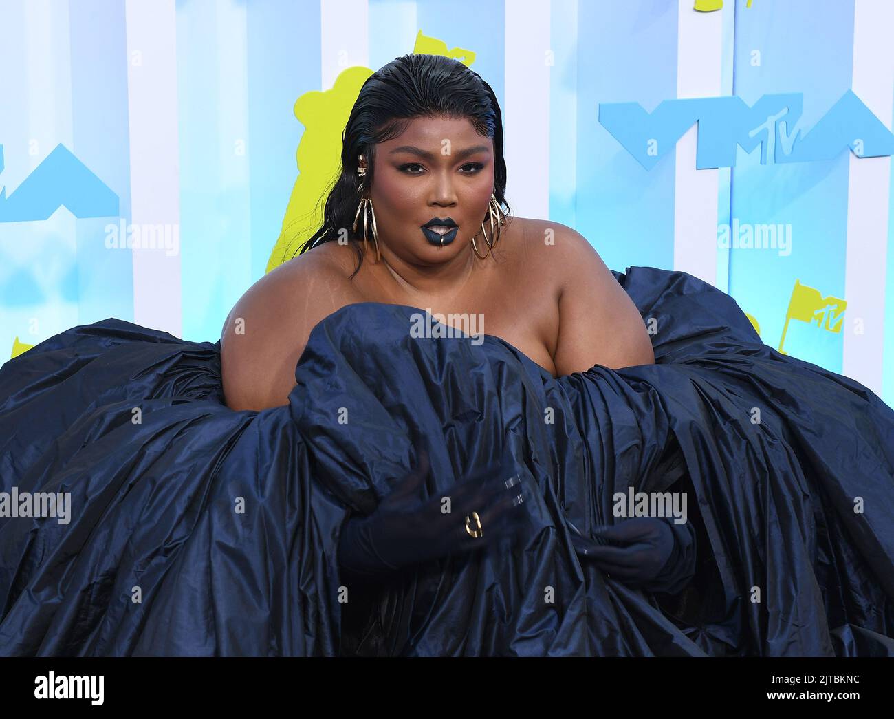 Mtv video music awards 2022 lizzo hi-res stock photography and images ...