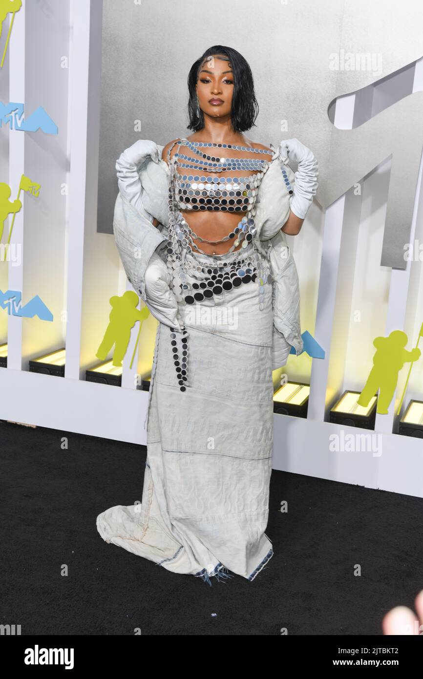 Newark, USA. 28th Aug, 2022. Shenseea attends the 2022 MTV VMAs at ...