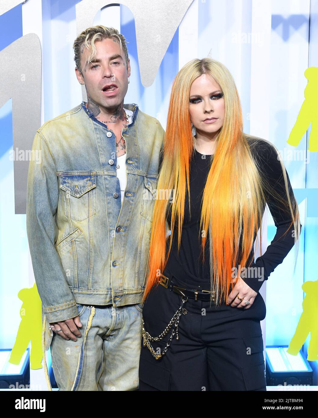 Newark, USA. 28th Aug, 2022. Avril Lavigne, Mod Sun attends the 2022 ...