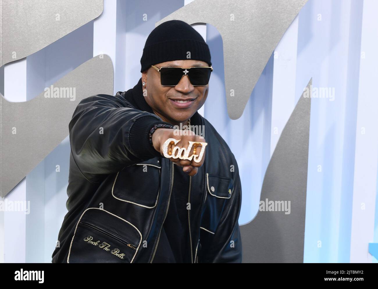 Newark, USA. 28th Aug, 2022. LL Cool J attends the 2022 MTV VMAs at ...