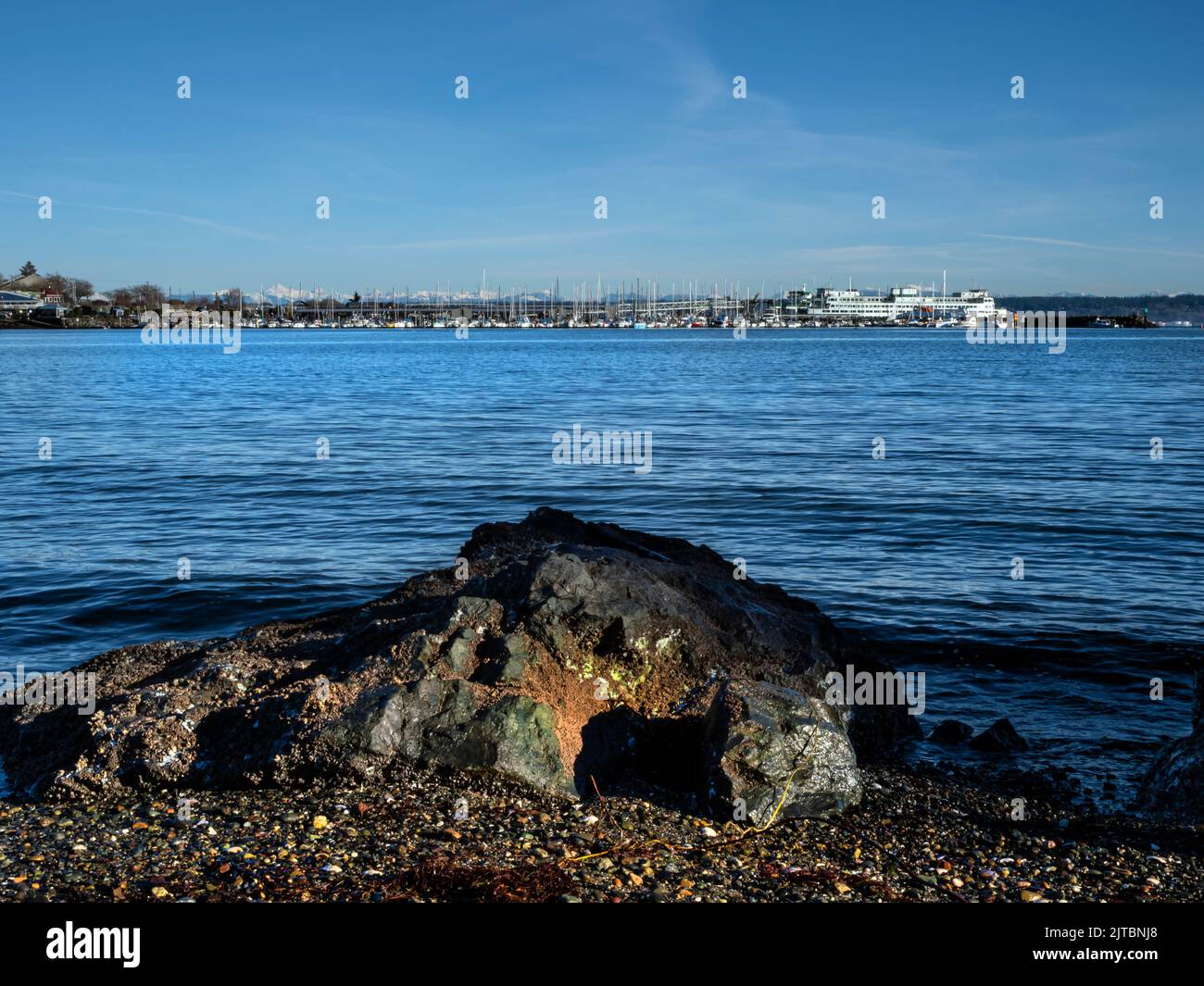 WA21894-00...WASHINGTON - View of the Kingston ferry termninal and ...