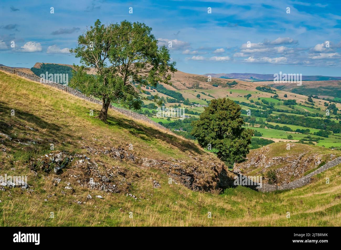 Long cliff castleton hi-res stock photography and images - Alamy