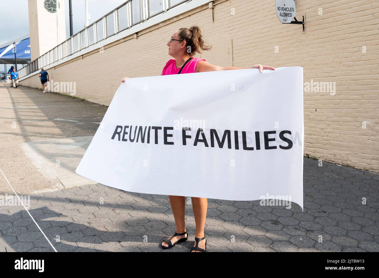 Reunite families hi-res stock photography and images - Alamy
