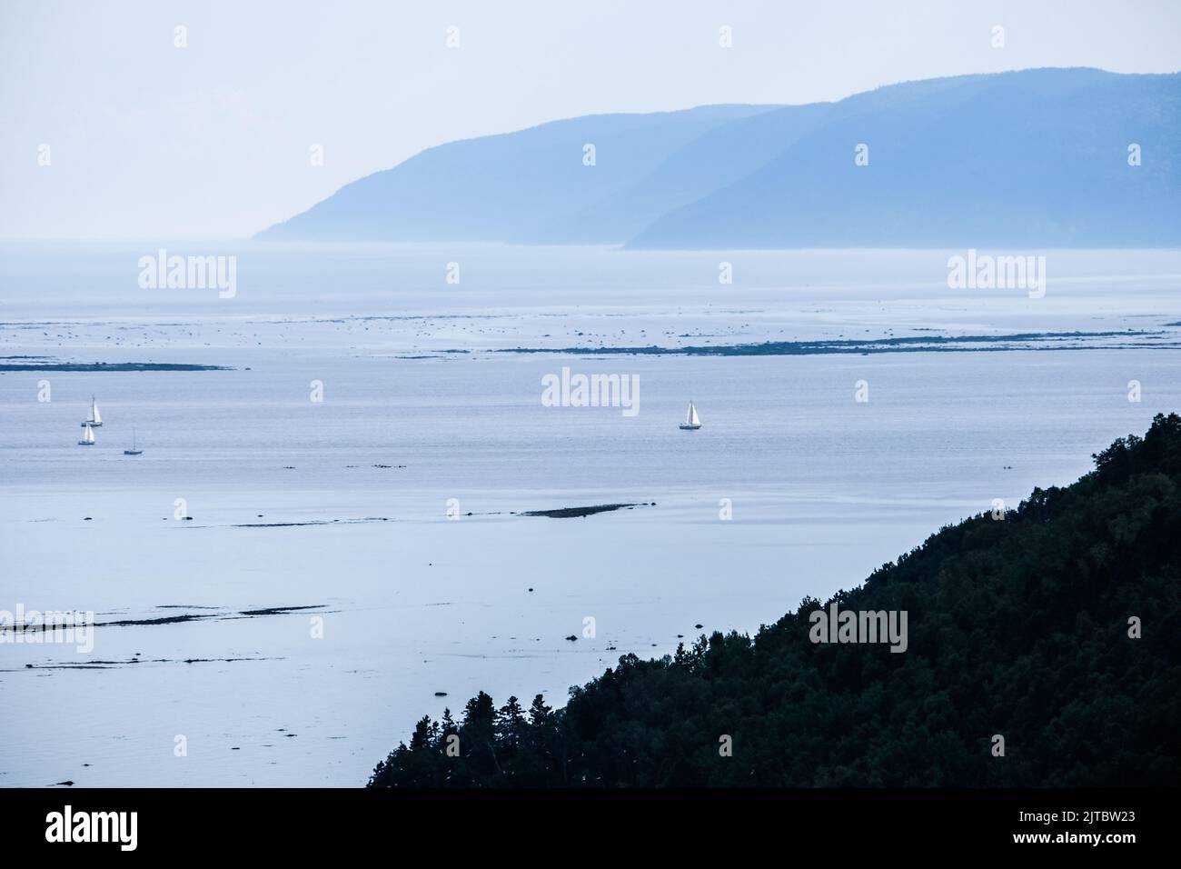 Big view of st lawrence river quebec hi-res stock photography and ...