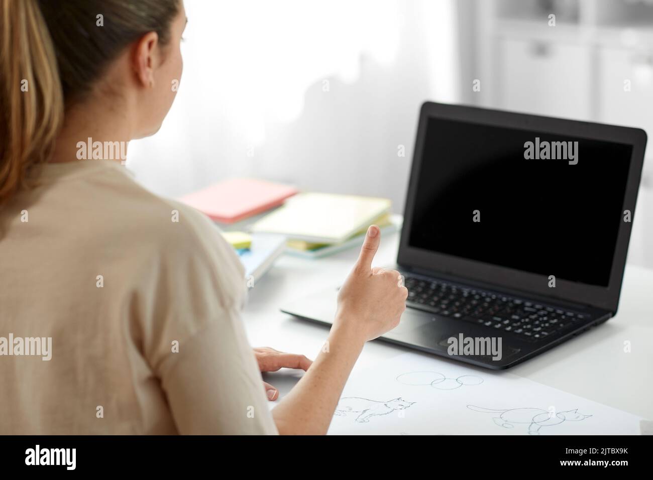 Student drawing table hi-res stock photography and images - Alamy
