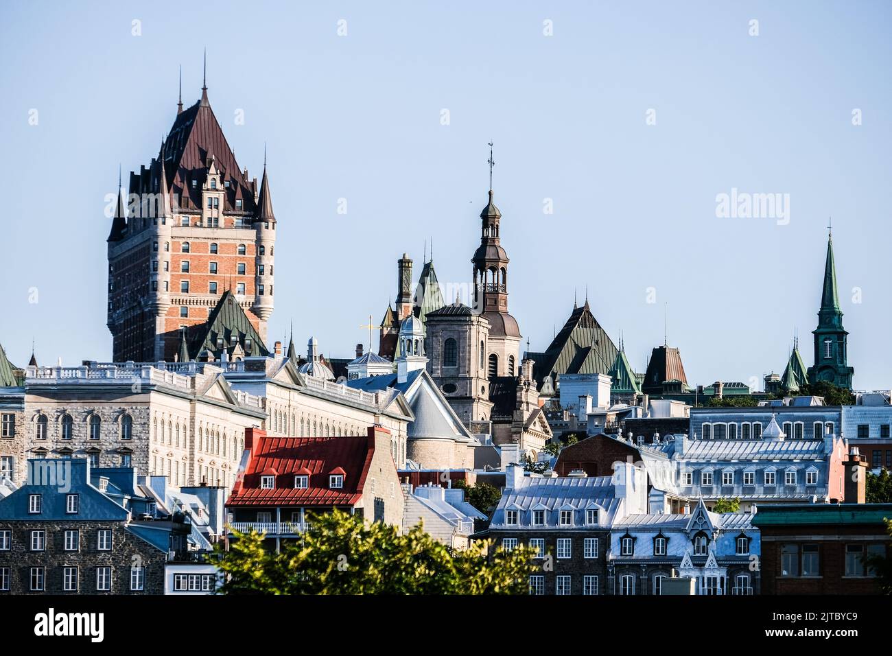 Fairmont le chateau frontenanc quebec hi-res stock photography and ...