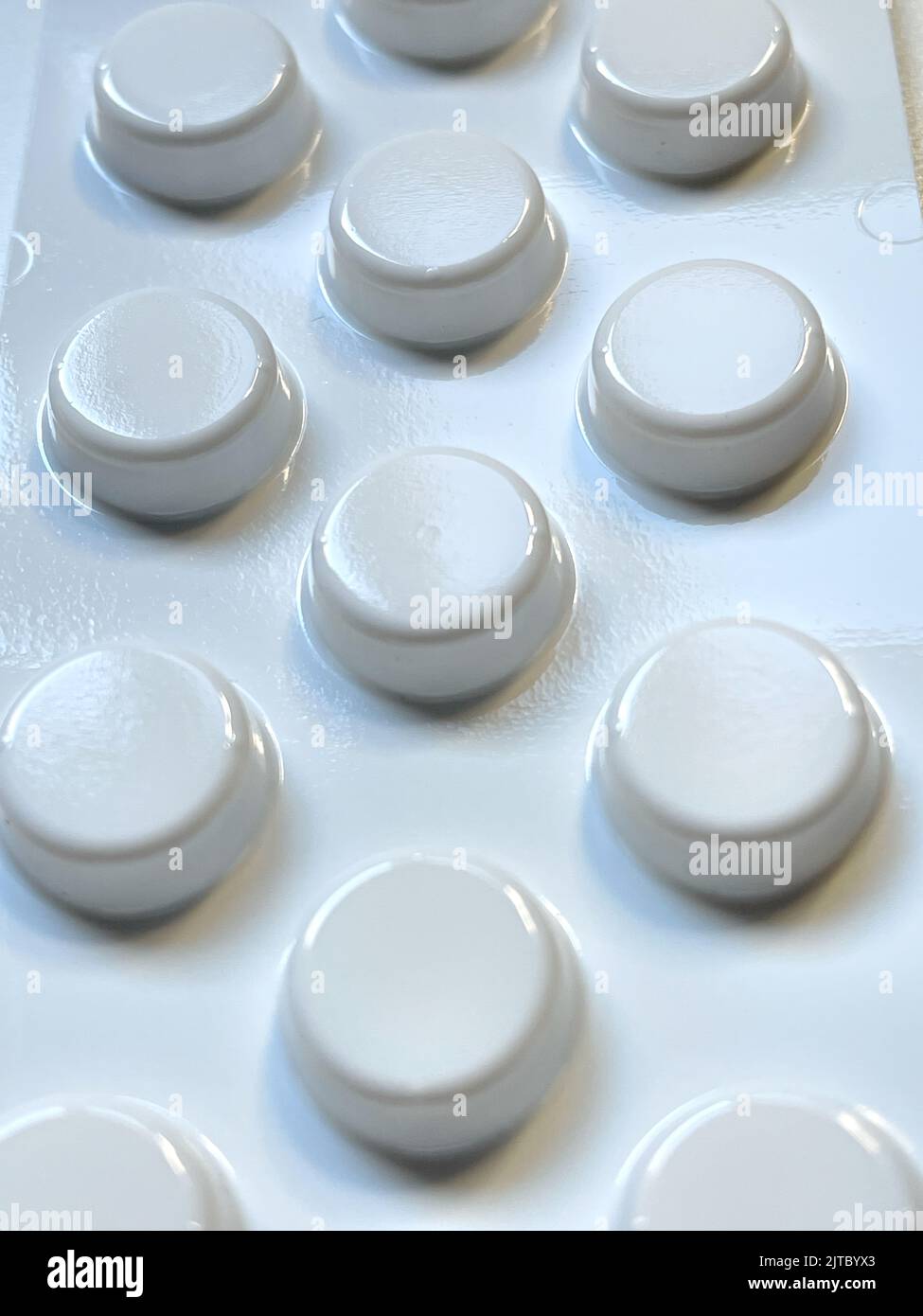 Packaging vertical hi-res stock photography and images - Alamy