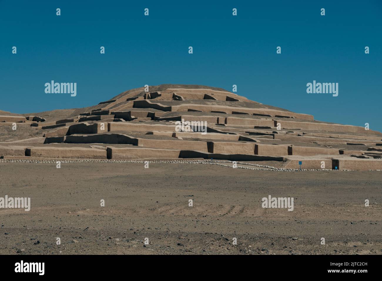 Nazca lines peru tourism tourist hi-res stock photography and images ...