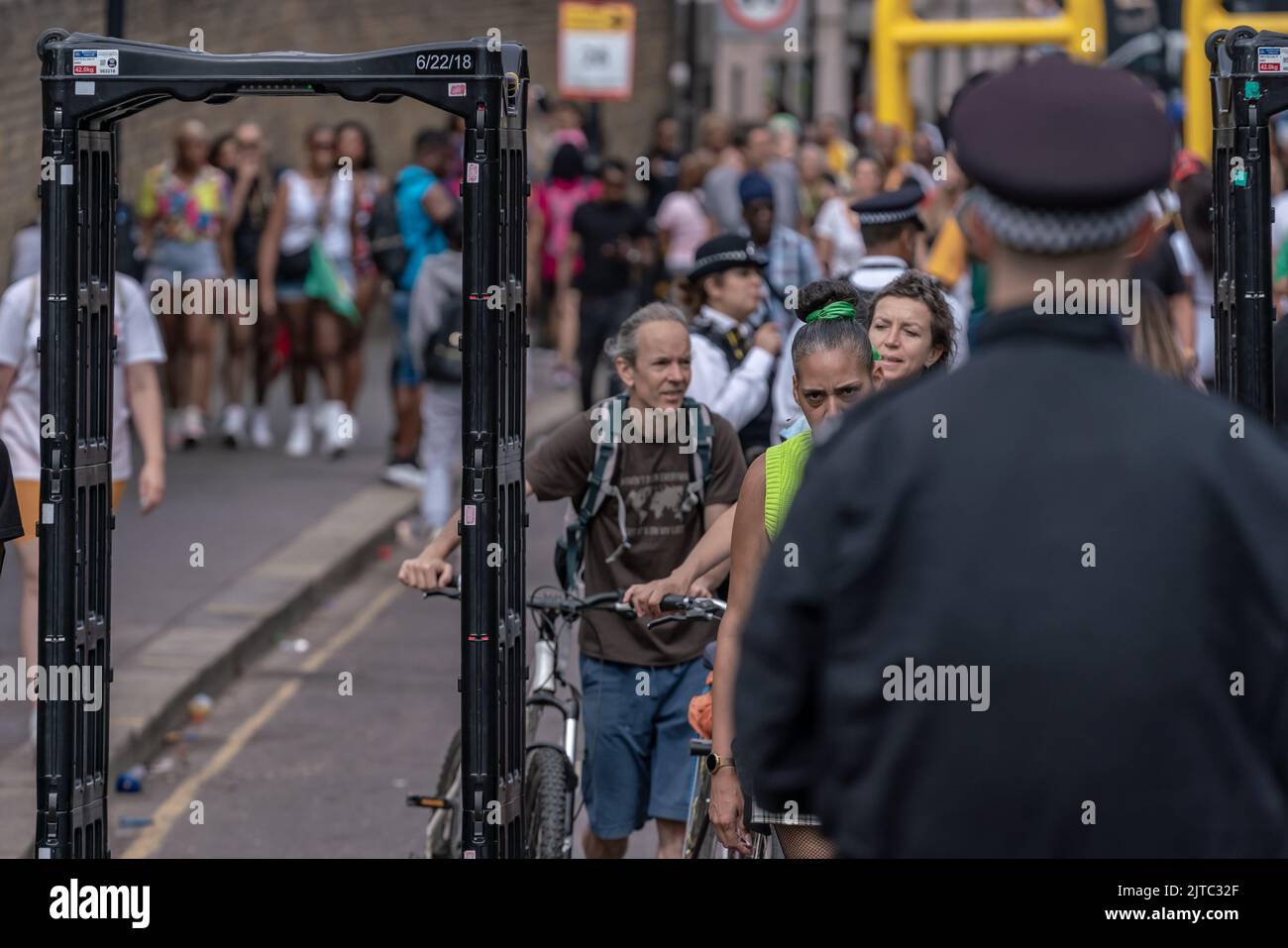 London, UK. 29th August 2022. Notting Hill Carnival. Met Police deploy ...