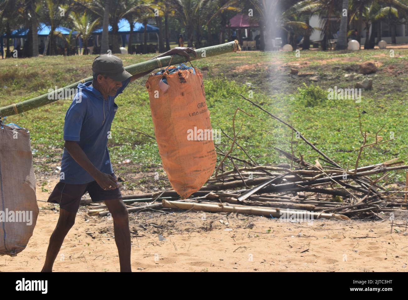 Indian garbage collectors hi-res stock photography and images - Alamy