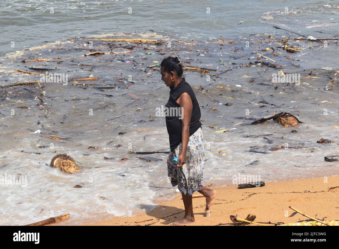 Indian garbage collectors hi-res stock photography and images - Alamy