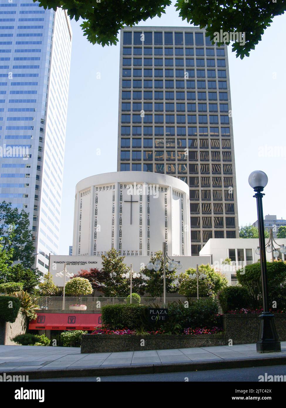 Modern building in seattle business district hi-res stock photography ...