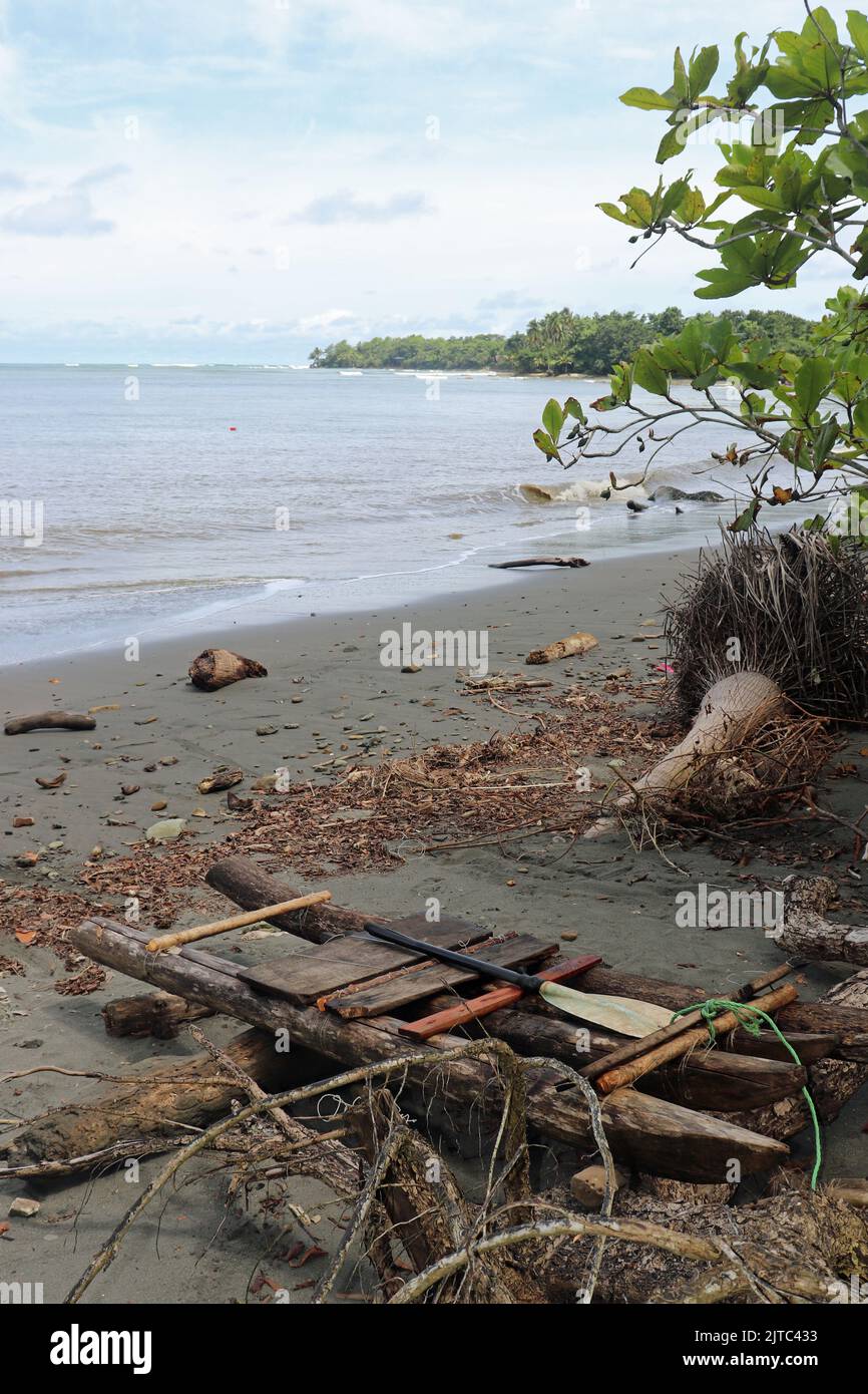 Raft beach hi-res stock photography and images - Alamy