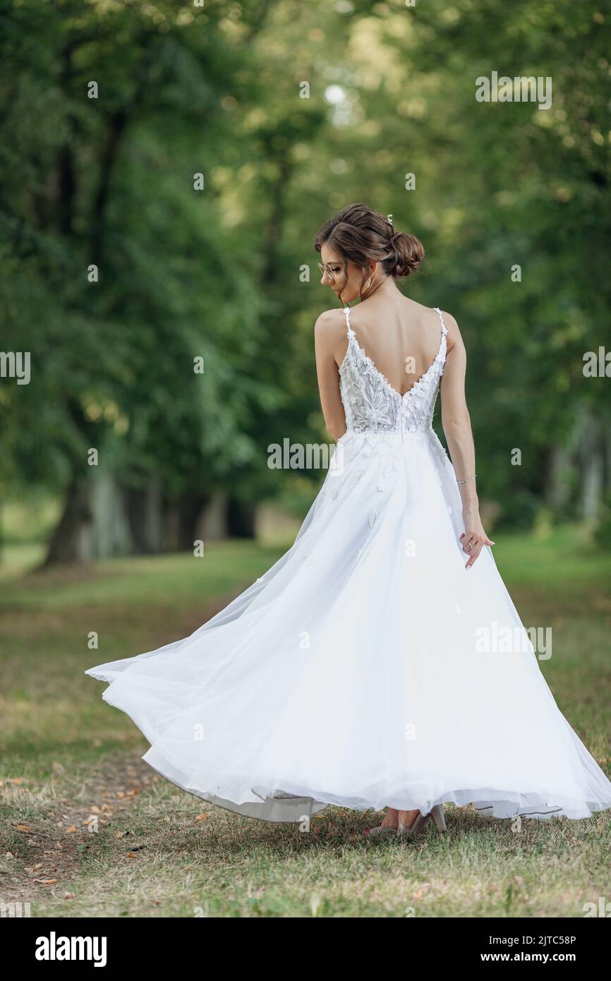 Pretty marriage hi-res stock photography and images - Alamy