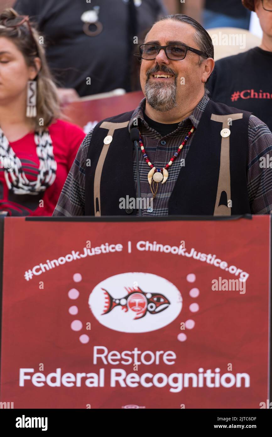 Chinook tribe hi-res stock photography and images - Alamy