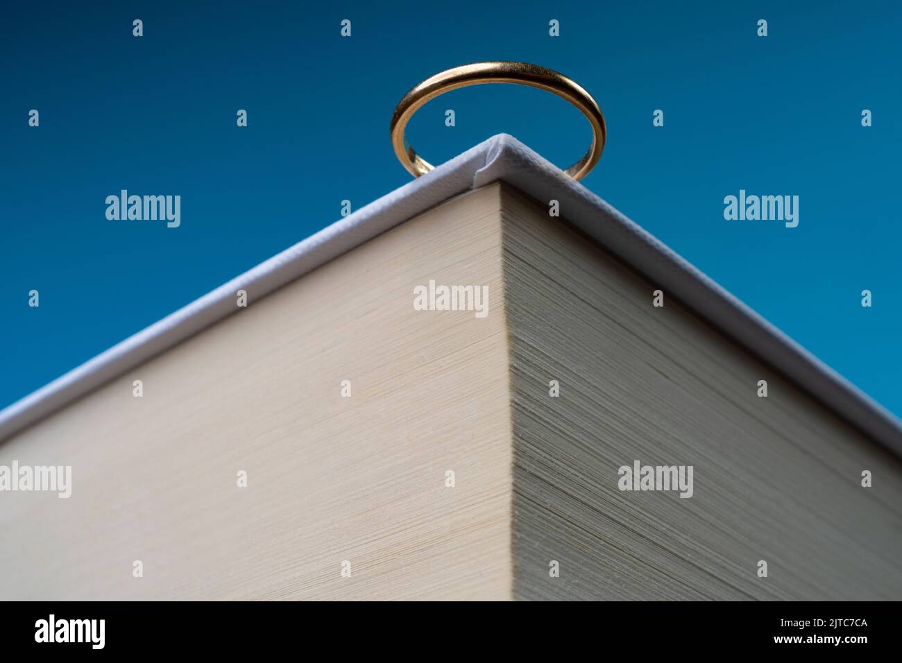 Ring edge hi-res stock photography and images - Alamy