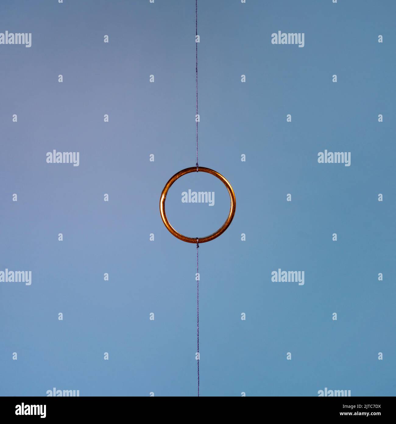 Pulled together threads hi-res stock photography and images - Alamy