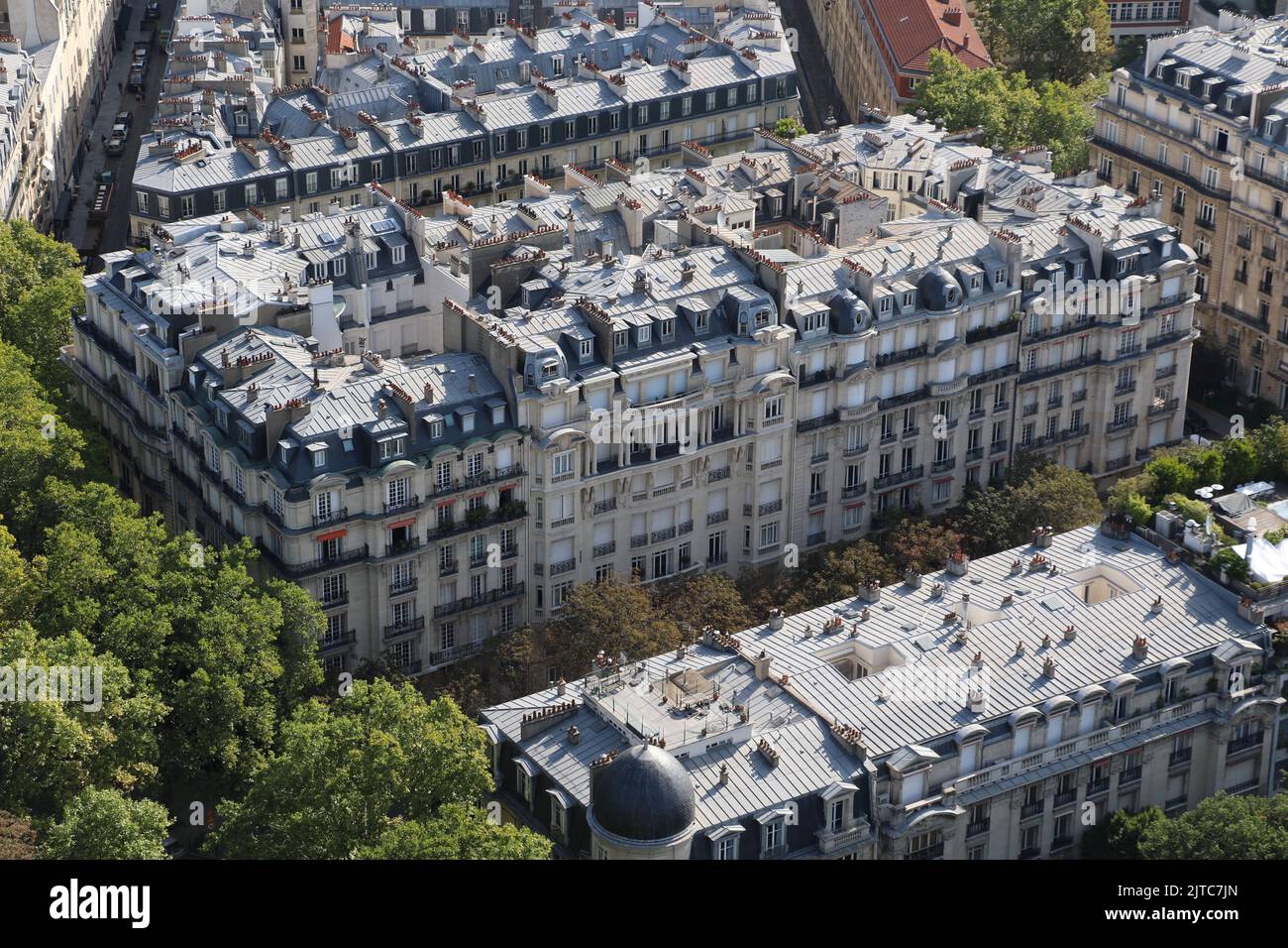 Aerial view of the rooftops of Paris Stock Photo - Alamy