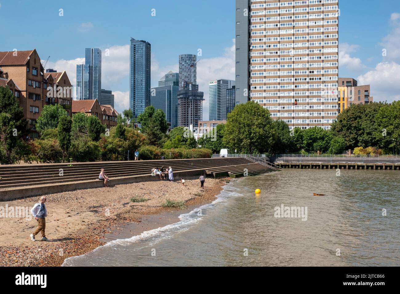 Poppy's Beach on the River Thames, London, UK Stock Photo - Alamy
