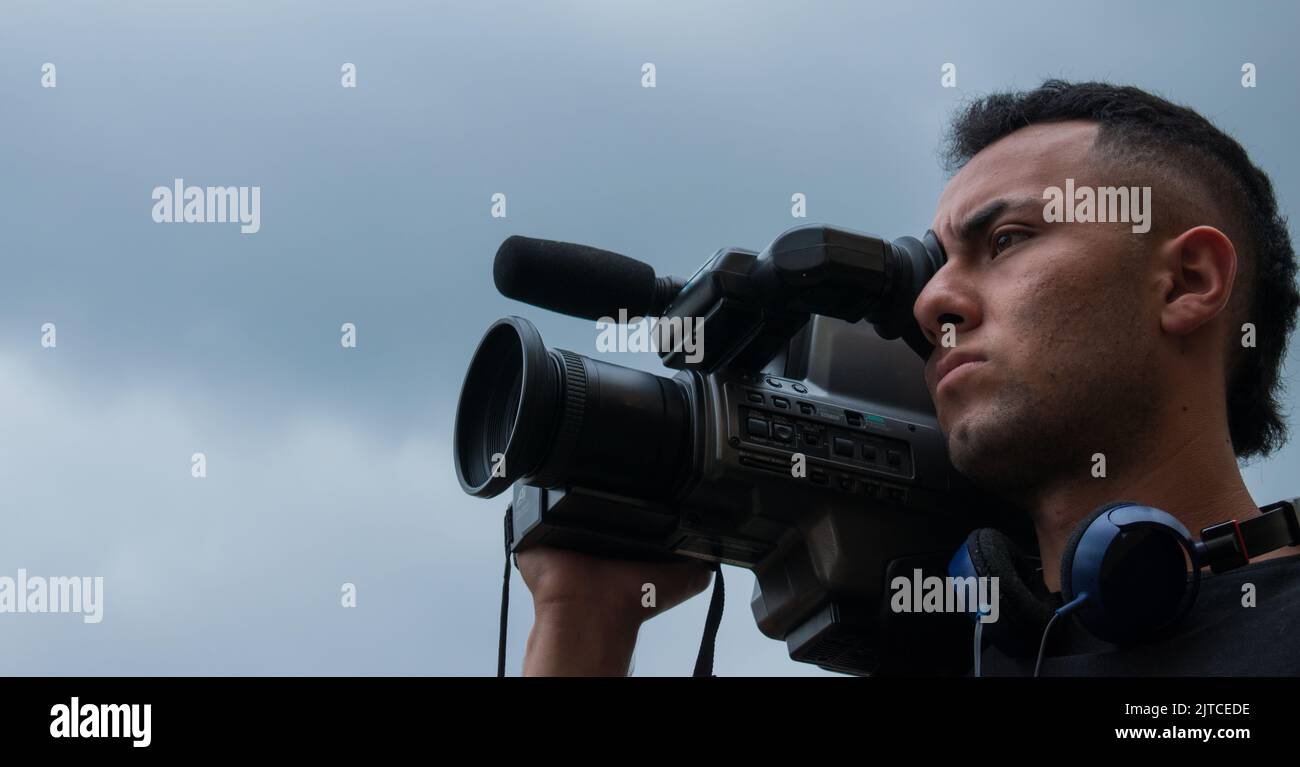 Filming interview old man hi-res stock photography and images - Alamy