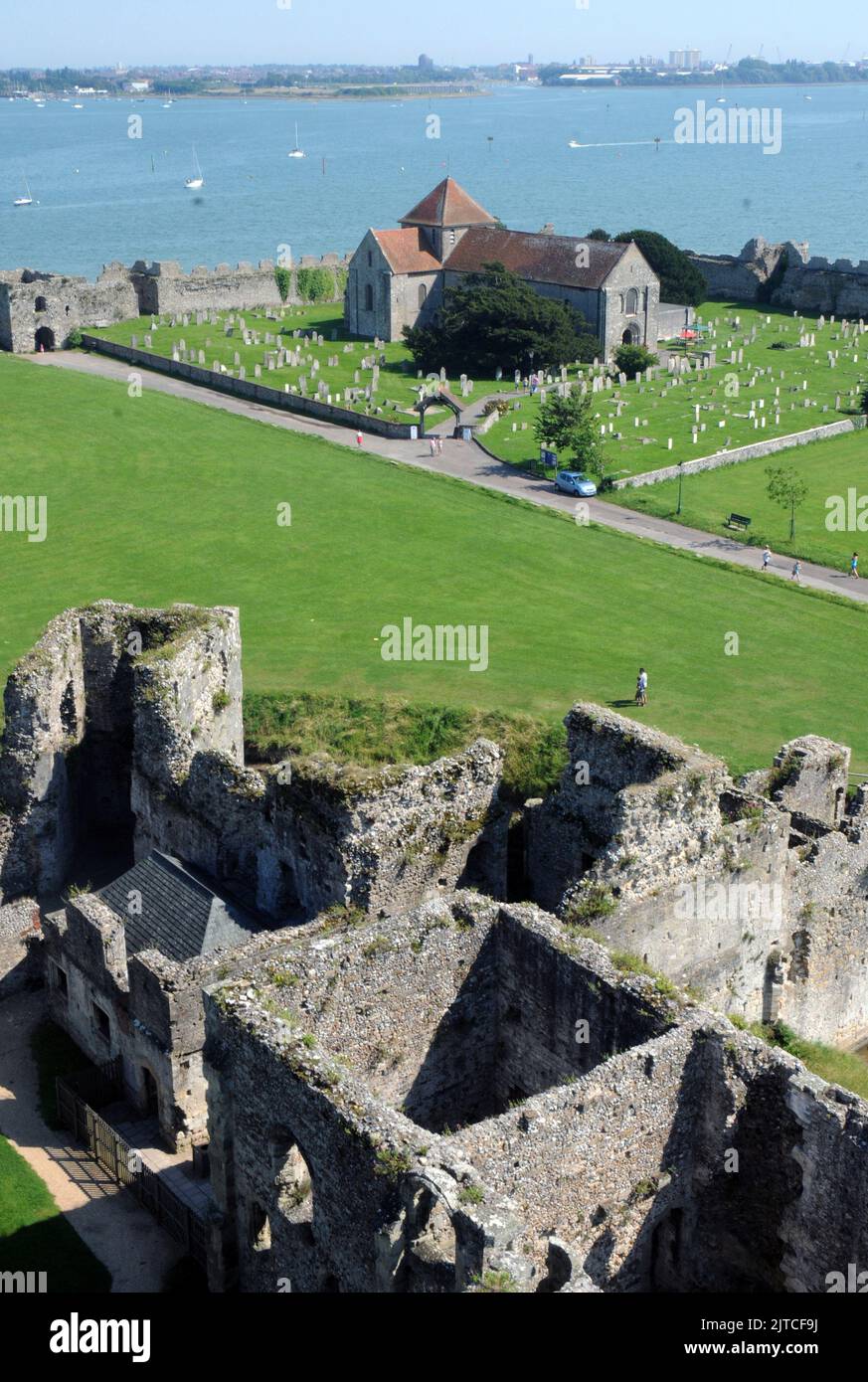 ST.MARY'S CHURCH PORTCHESTER BUILT IN 1120 INSIDE THE NORMAN CASTLE AT ...