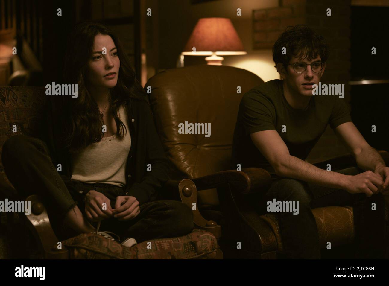 THE GIRL IN THE MIRROR, (aka ALMA), from left: Mireia Oriol, Alex Villazan, 'Fog', (Season 1, ep ...