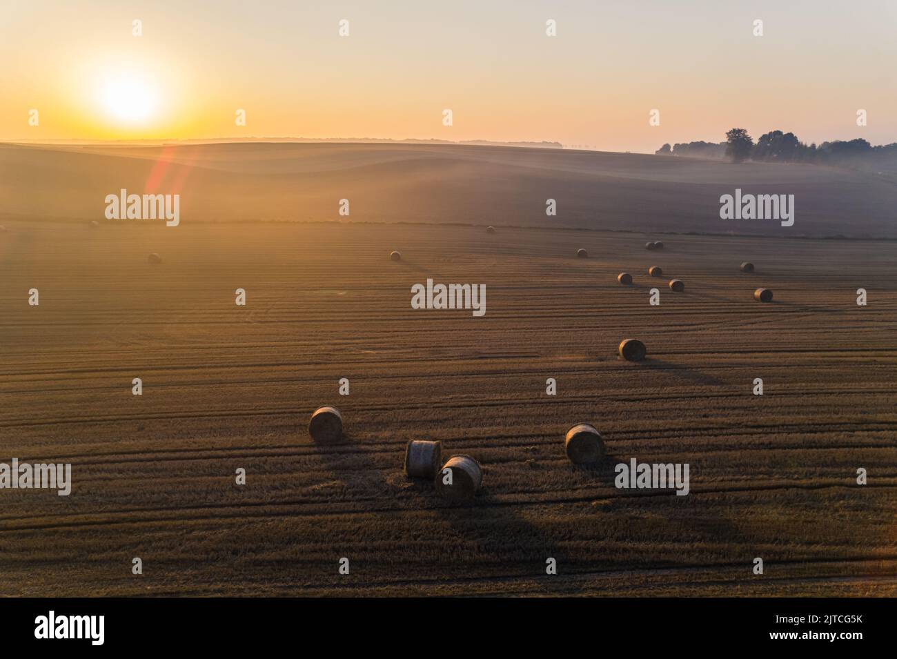 Grain planting landscapes hi-res stock photography and images - Alamy