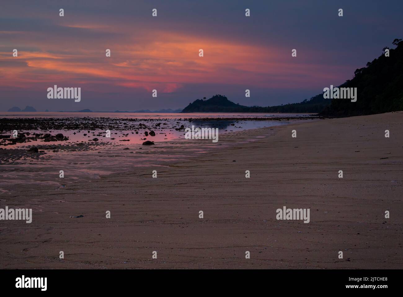 Thai island sunset Stock Photo - Alamy