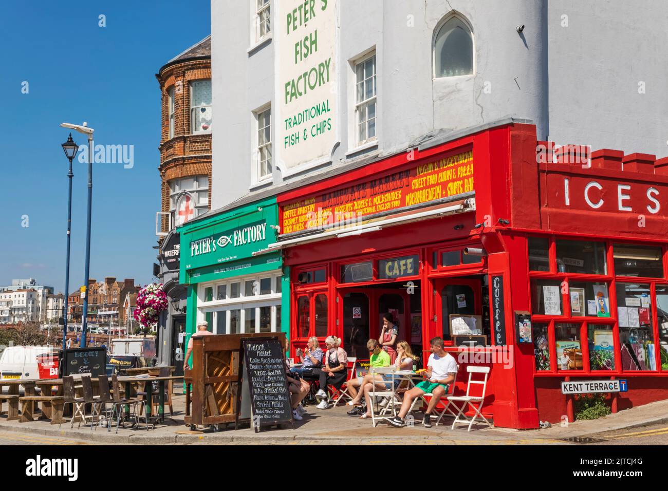 Harbourside cafe hi-res stock photography and images - Alamy