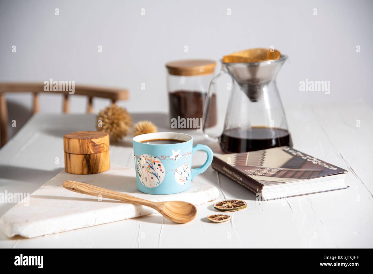 Black coffee pouring cup slow hi-res stock photography and images - Alamy