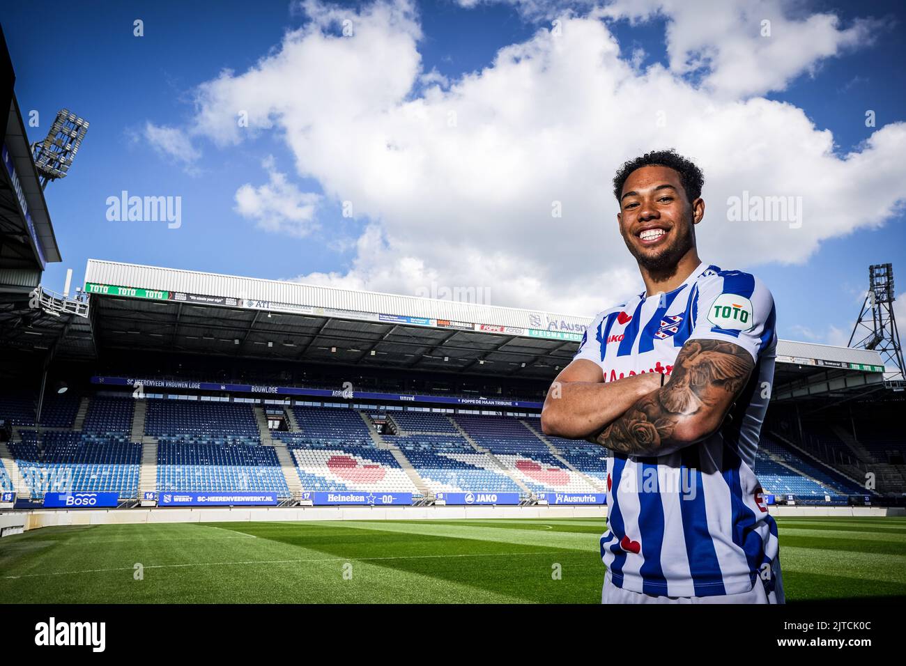 HEERENVEEN, NETHERLANDS - APRIL 26: Milan van Ewijk of SC Heerenveen ...
