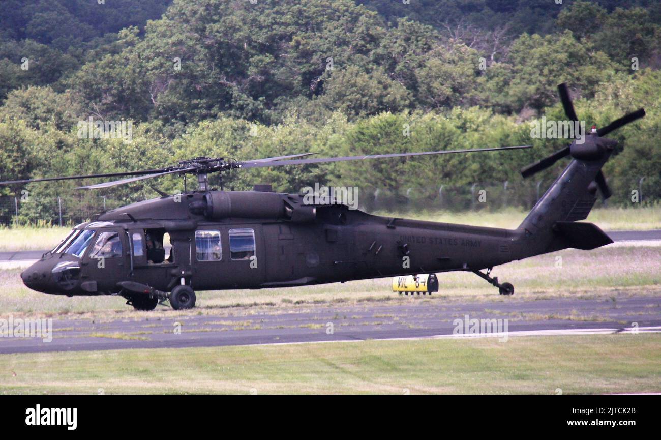 An aircrew with the 106th Aviation Regiment, Illinois Army National ...
