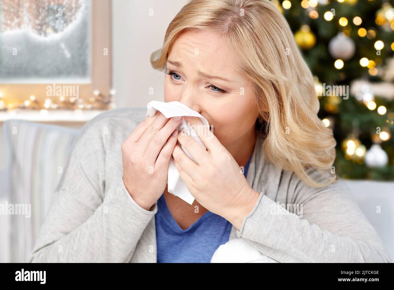 Woman allergy christmas hi-res stock photography and images - Alamy