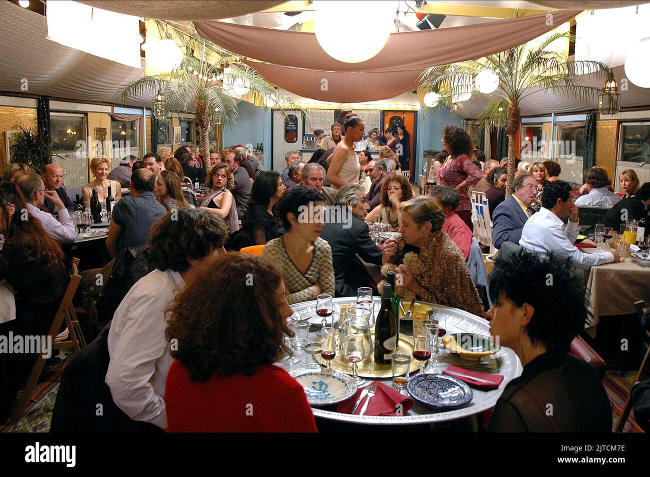 Restaurant scene film hi-res stock photography and images - Alamy
