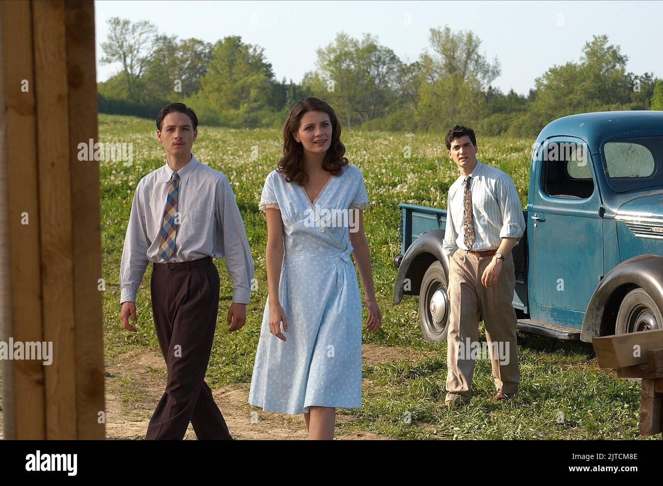 GREGORY SMITH, MISCHA BARTON, DAVID ALPAY, CLOSING THE RING, 2007 Stock ...