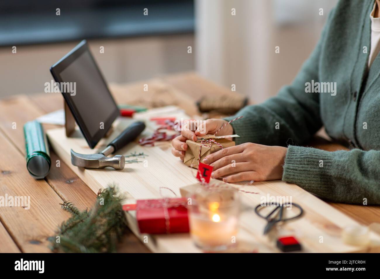 Tablet calendar gift box hi-res stock photography and images - Alamy