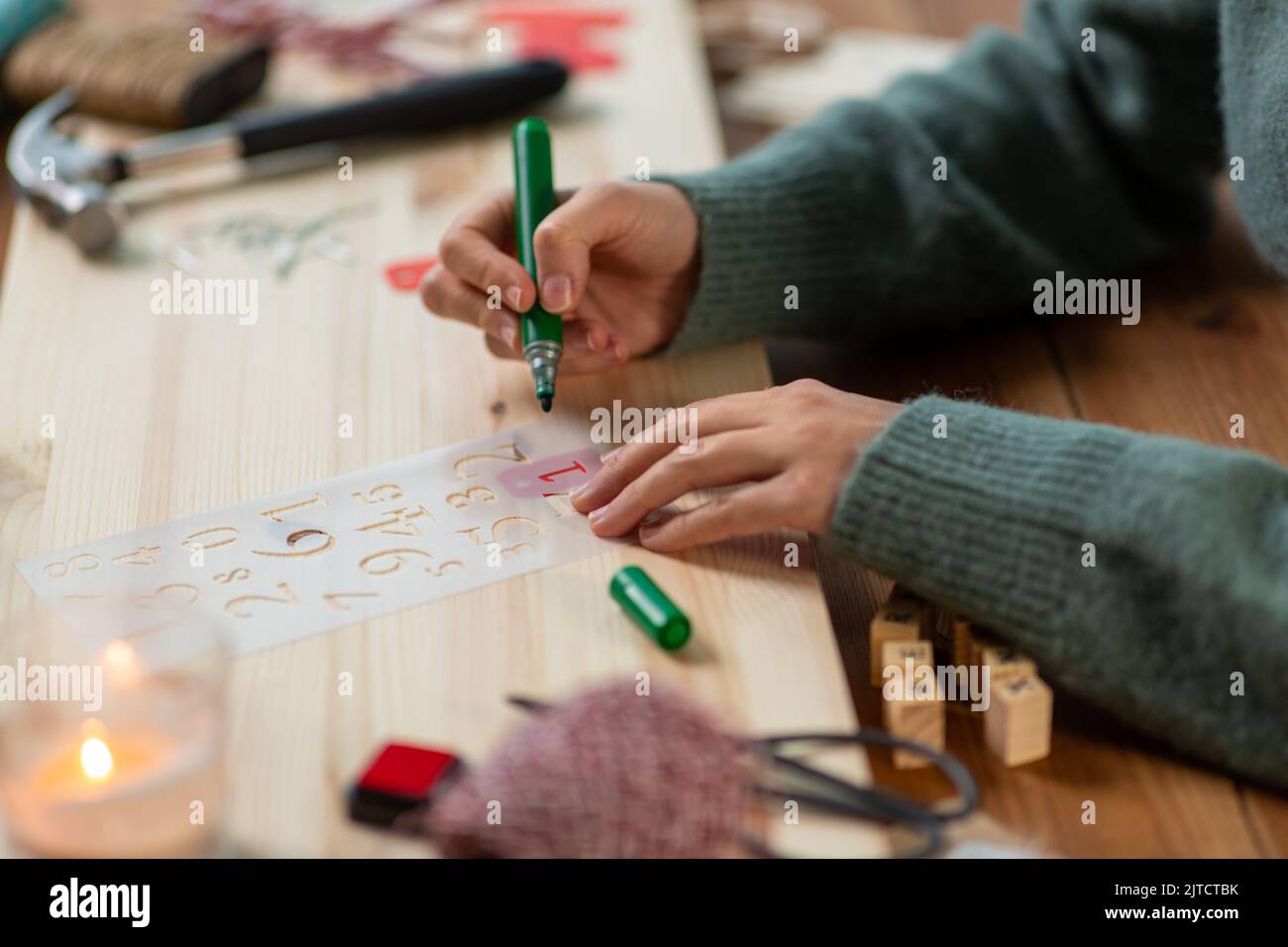 Hands stencil hi-res stock photography and images - Alamy