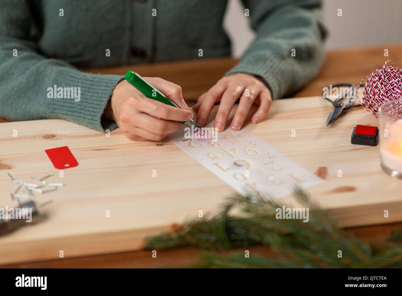 Hands stencil hi-res stock photography and images - Alamy